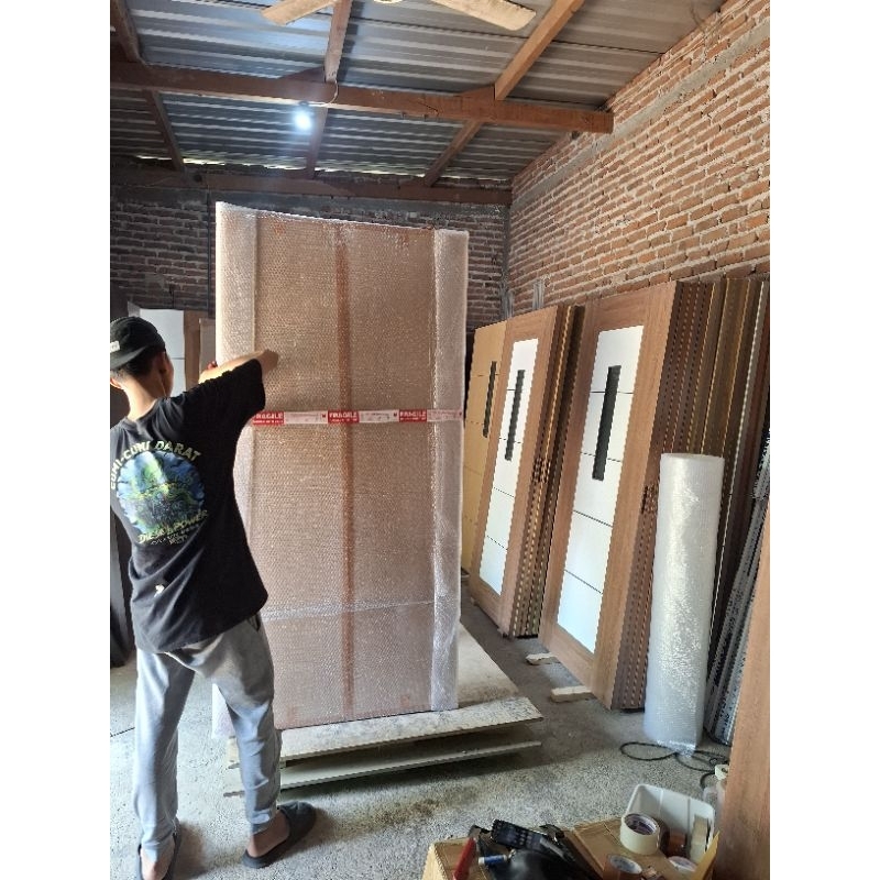 Jual Packing kardus tebal + buble wrap untuk pintu | Shopee Indonesia