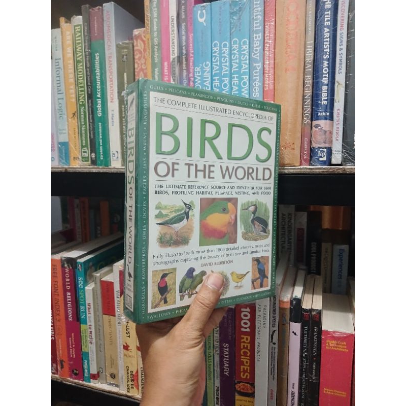 Jual Complete Illustrated Encyclopedia of Birds of the World: The ...