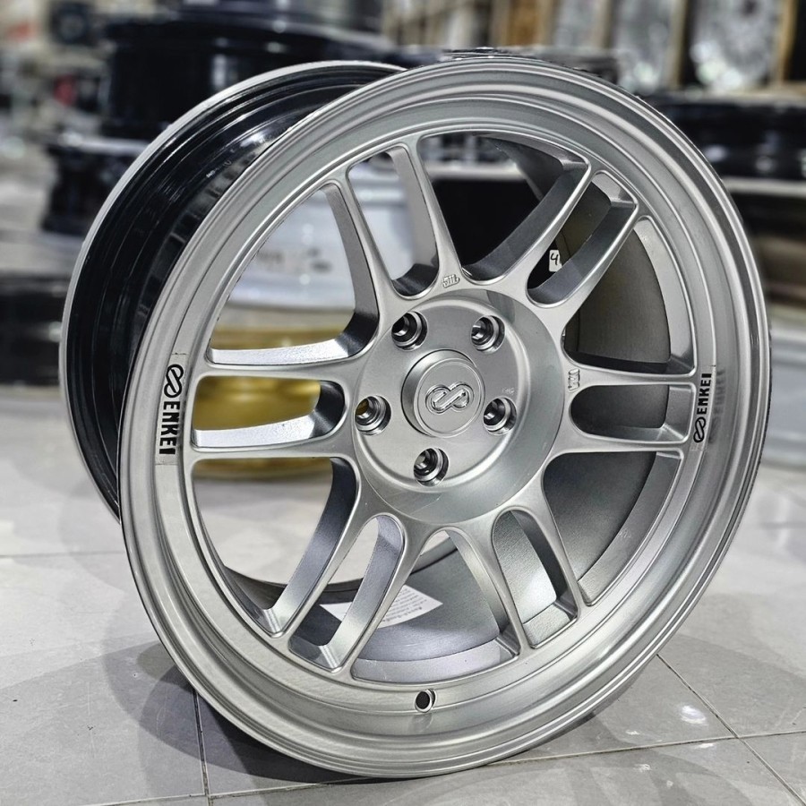 Jual velg mobil racing 18 lebar 9,5 ENKEI RPF1 R18 Venturer Zenix ...