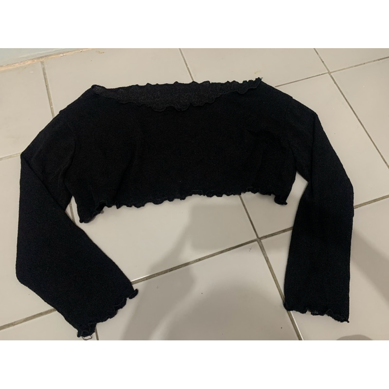 Jual Crop top hitam lengan panjang/atasan wanita | Shopee Indonesia