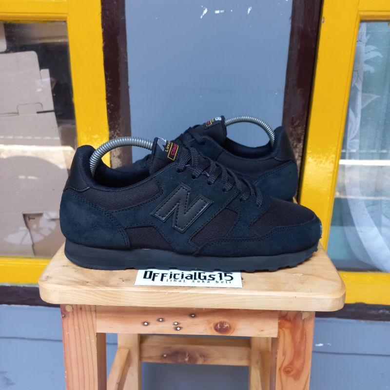 Jual Sepatu Sneakers Sport Pria MB Classics Full Black Premium | Shopee ...