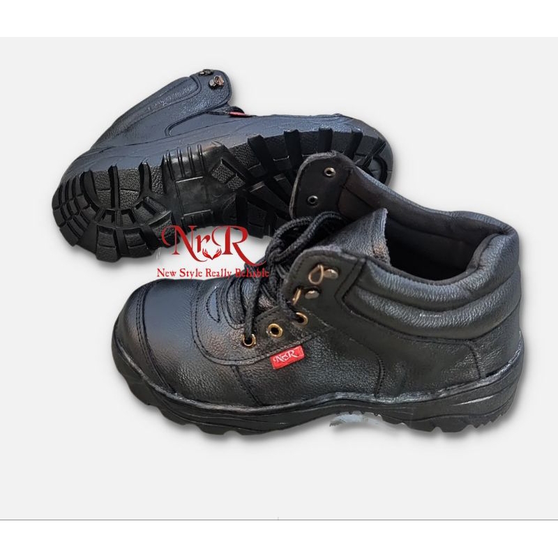 Jual Sepatu safety boot bahan kulit asli tipe tali/sepatu boot asli ...
