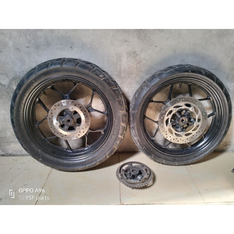 Jual velg MT15 atau XSR original set ban 4,0inc 2,75 inv | Shopee Indonesia