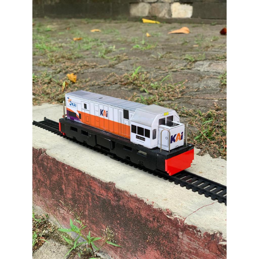 Jual Miniatur Kereta Api Lokomotif cc201 TANPA MESIN, miniatur kereta ...