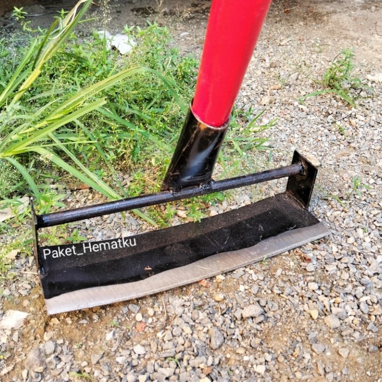 Jual Hadir Limited Cangkul Garukan Penyiang Rumput di Halaman Cangkul ...
