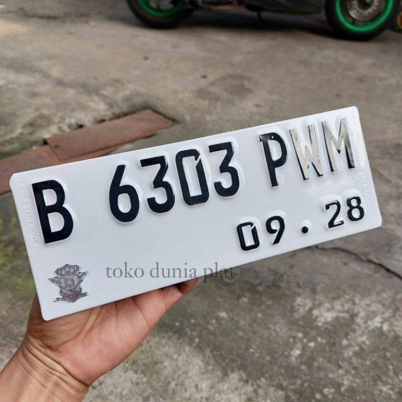 Jual Plat Nomor Motor Baut Tanam Timbul Custom Logo Stiker | Shopee ...