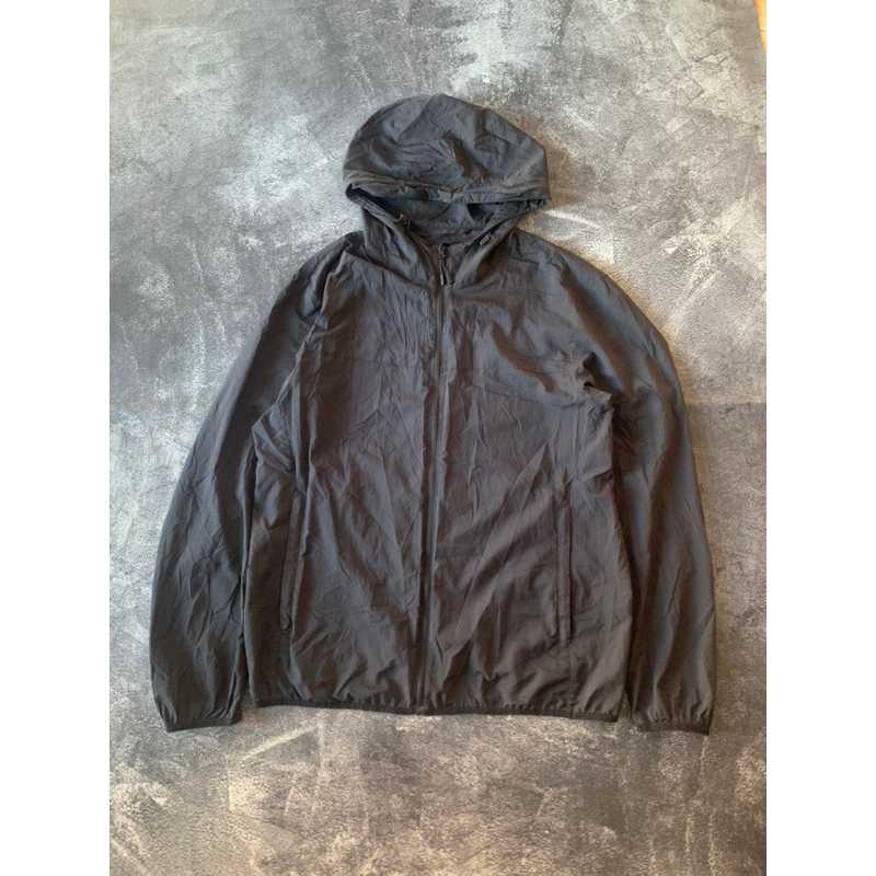 Jual uniqlo running lightweight hitam | Shopee Indonesia