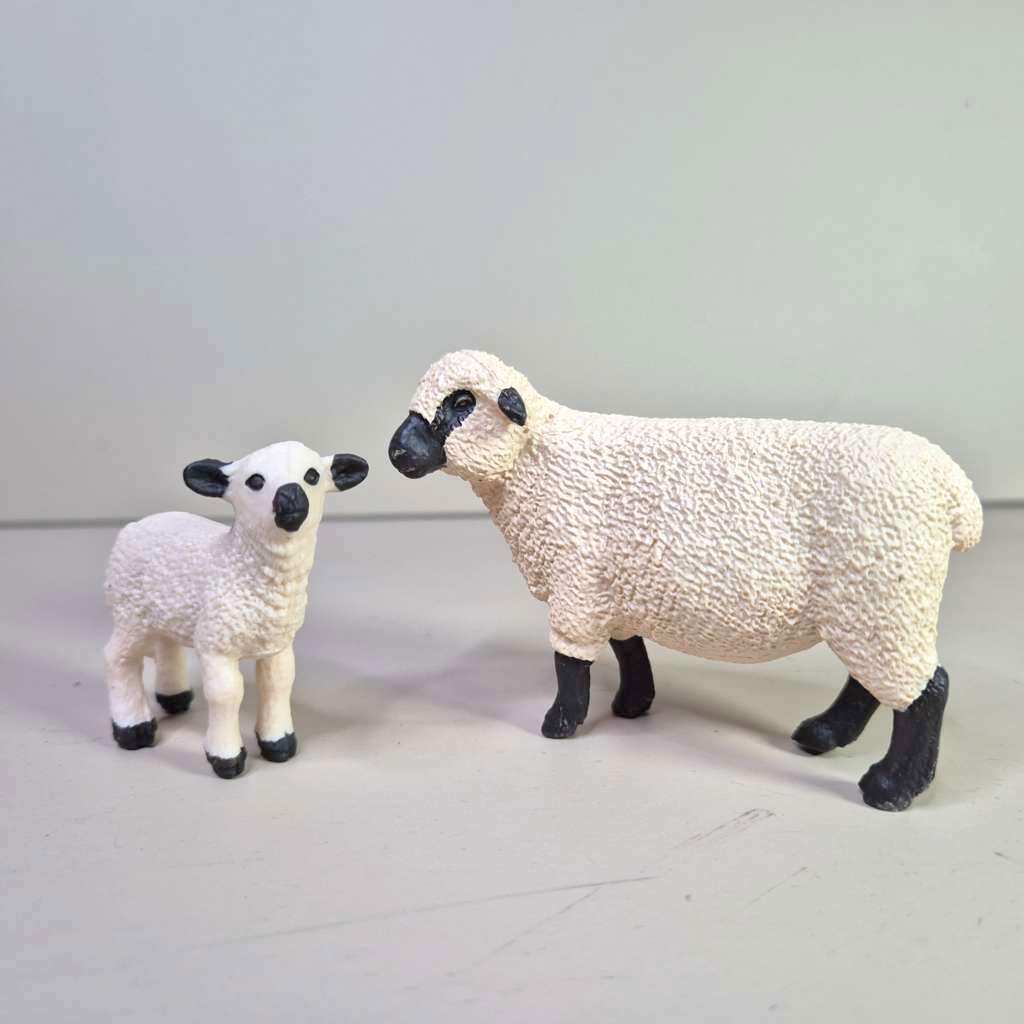 Jual Figur Hewan Domba betina dan anak sheep lamb PVC Miniatur detail ...