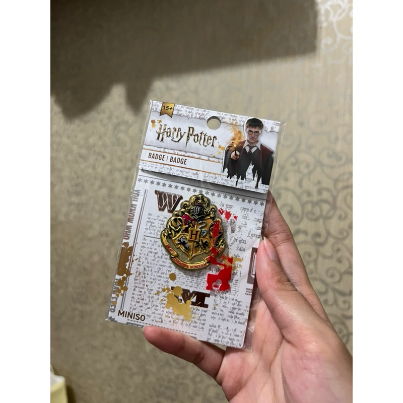 Jual Miniso x Harry Potter Golden Brooch Pin Hogwarts | Shopee Indonesia