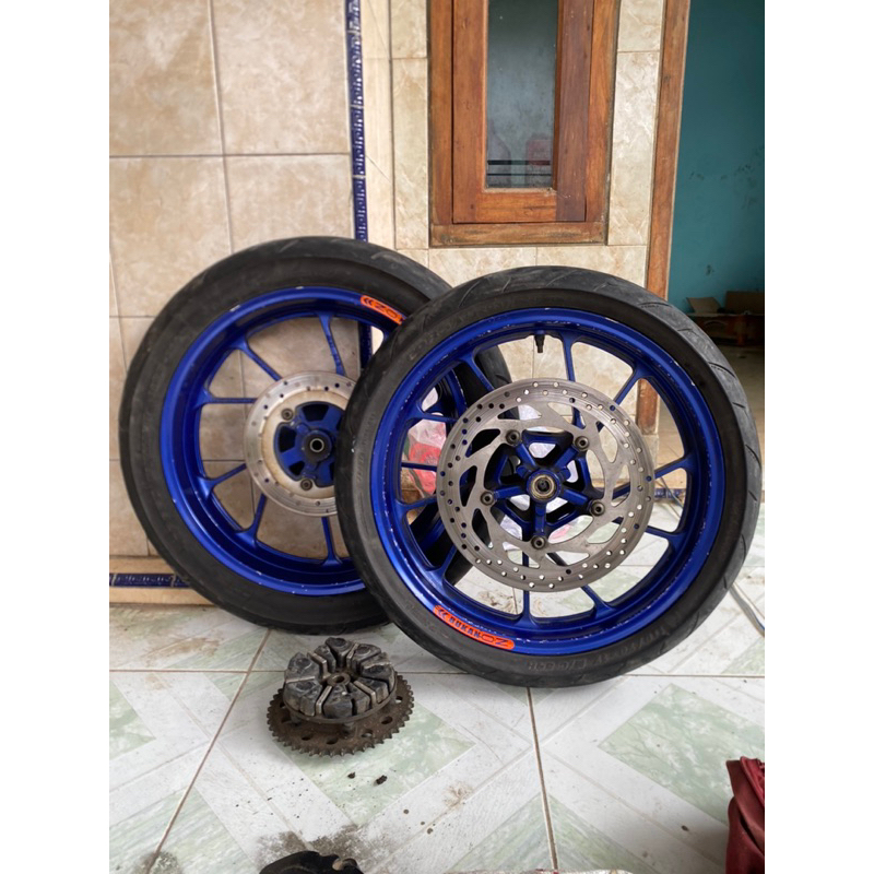 Jual velg r15 v3 original blue movistar set napgear & piringan (not ban ...