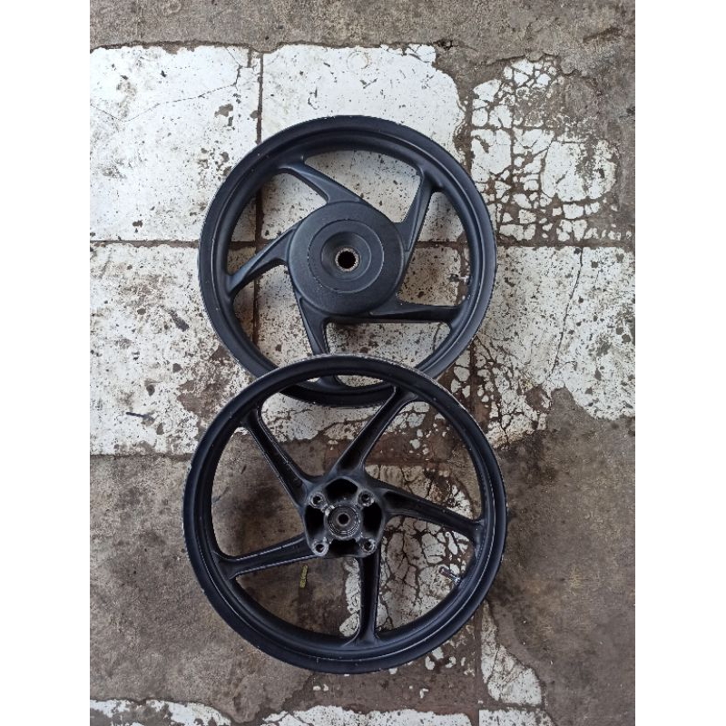 Jual velg pelek original motor Vario 125 KZR old second depan belakang ...