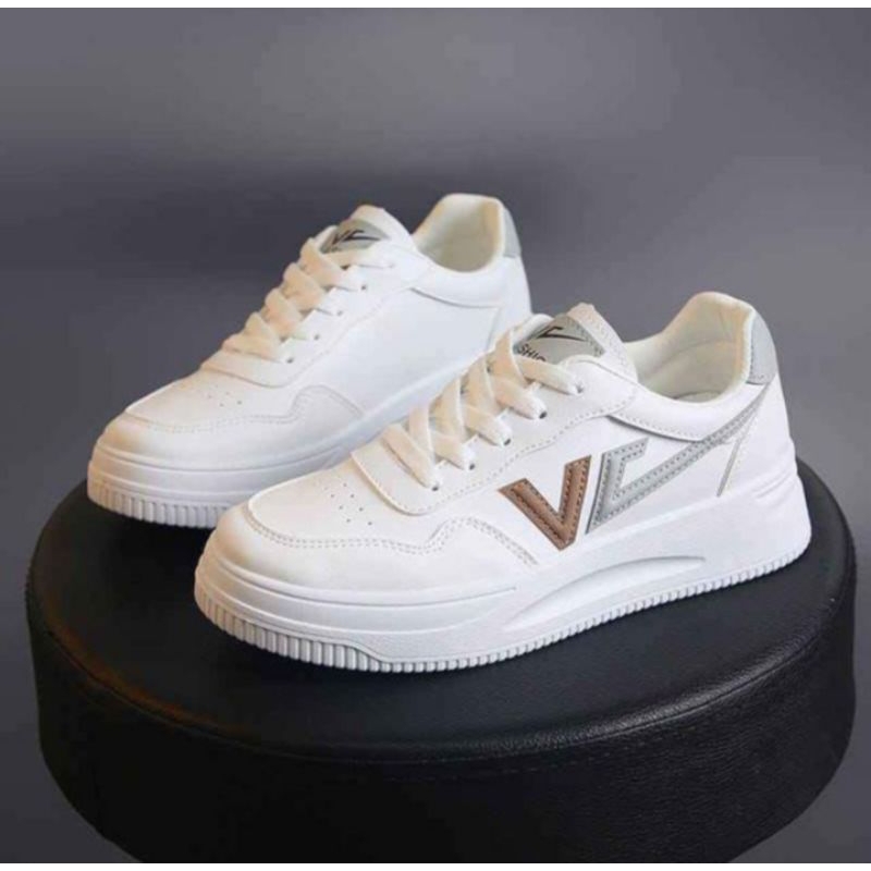 Jual Sepatu Sneaker Wanita Korean Terbaru | Shopee Indonesia