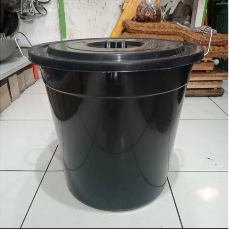 Jual Ember Hitam Dan Hijau Tutup UK 40 Liter Mikiwa Tebal | Shopee ...
