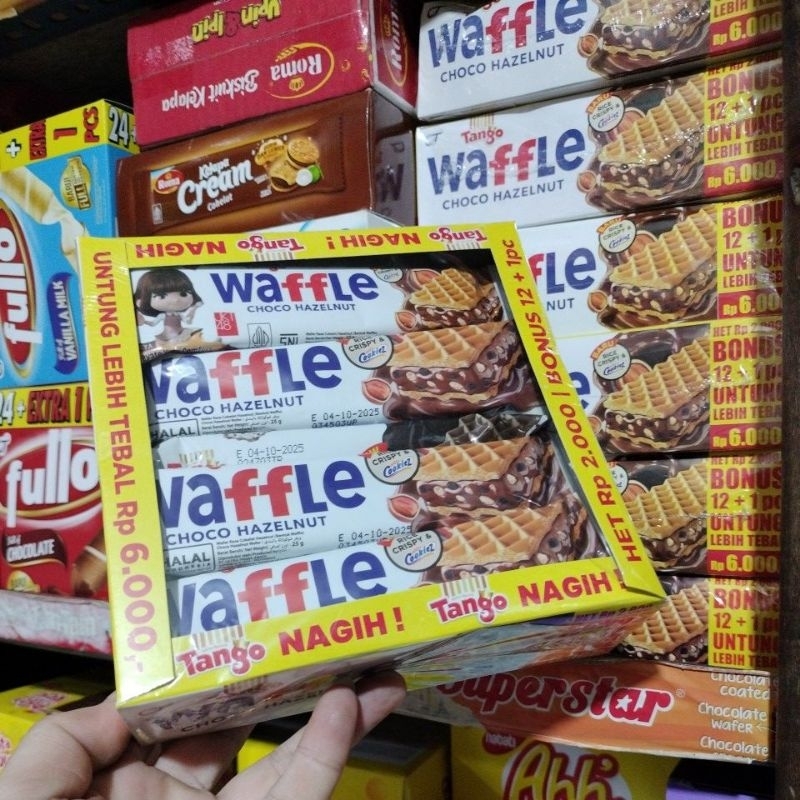 Jual Tango Waffle Choco Hazelnut 1 Box isi 12 pcs | Shopee Indonesia
