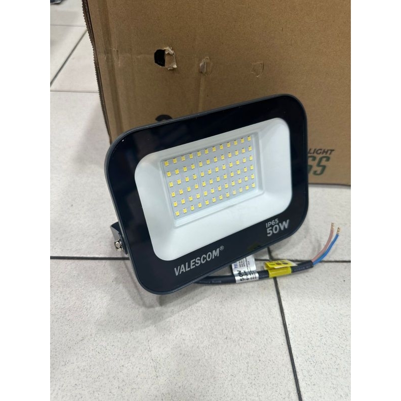 Jual Lampu Sorot Tembak Led Floodlight 50 Watt 50W Mata COB | Shopee Indonesia