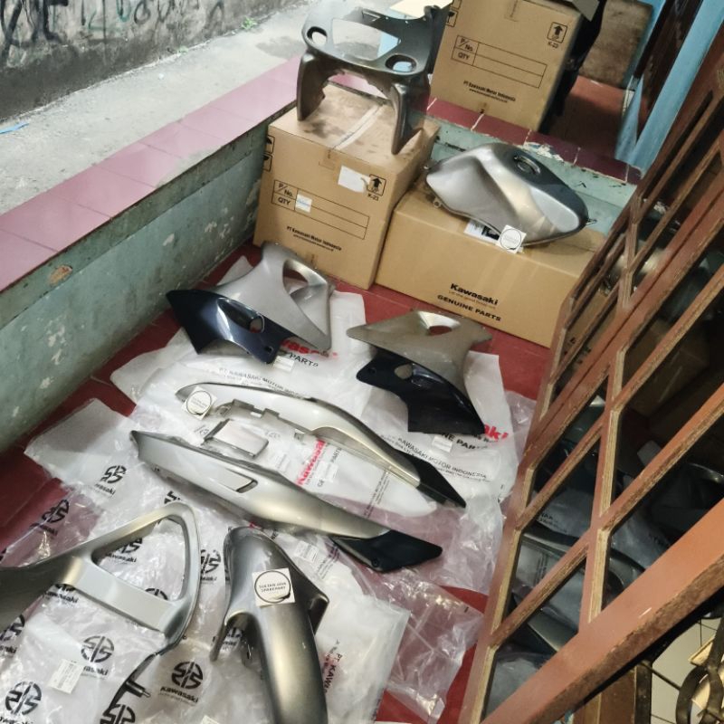 Jual FULL COVER BODY SET TANGKI KAWASAKI NINJA RR OLD ZX SILVER 170 ORI ...