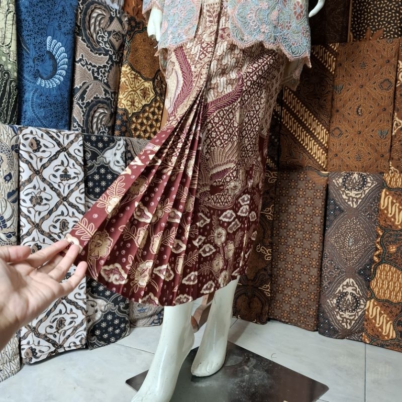 Jual Kain dan Rok Wiru Instan Batik Motif Merak Lereng Tumpal Mega ...