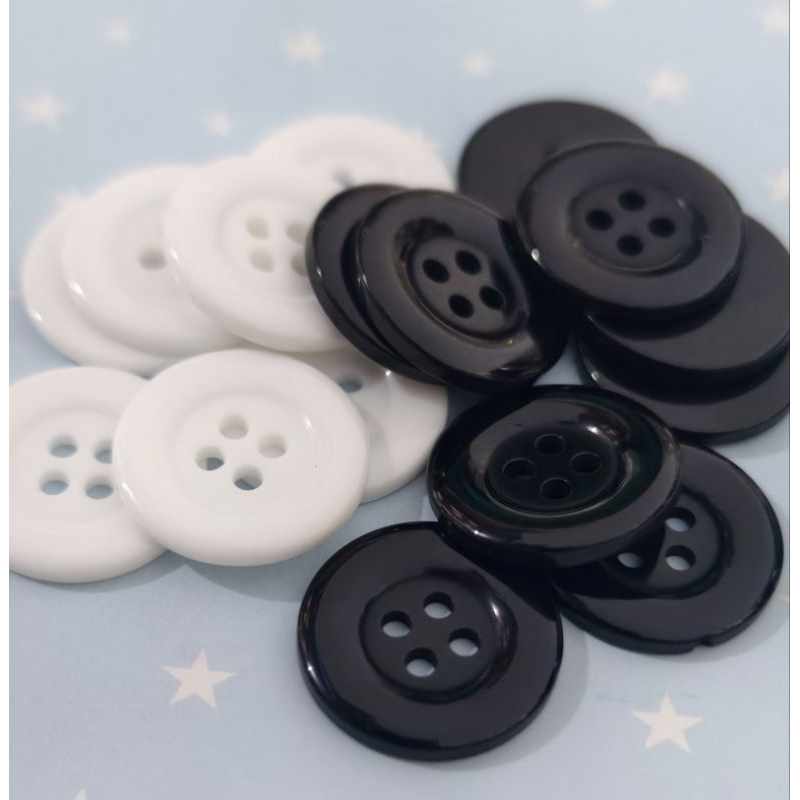 Jual 144 PCS KANCING BAJU JAS LEKUNG PUTIH SUSU/HITAM 32L /21MM ...