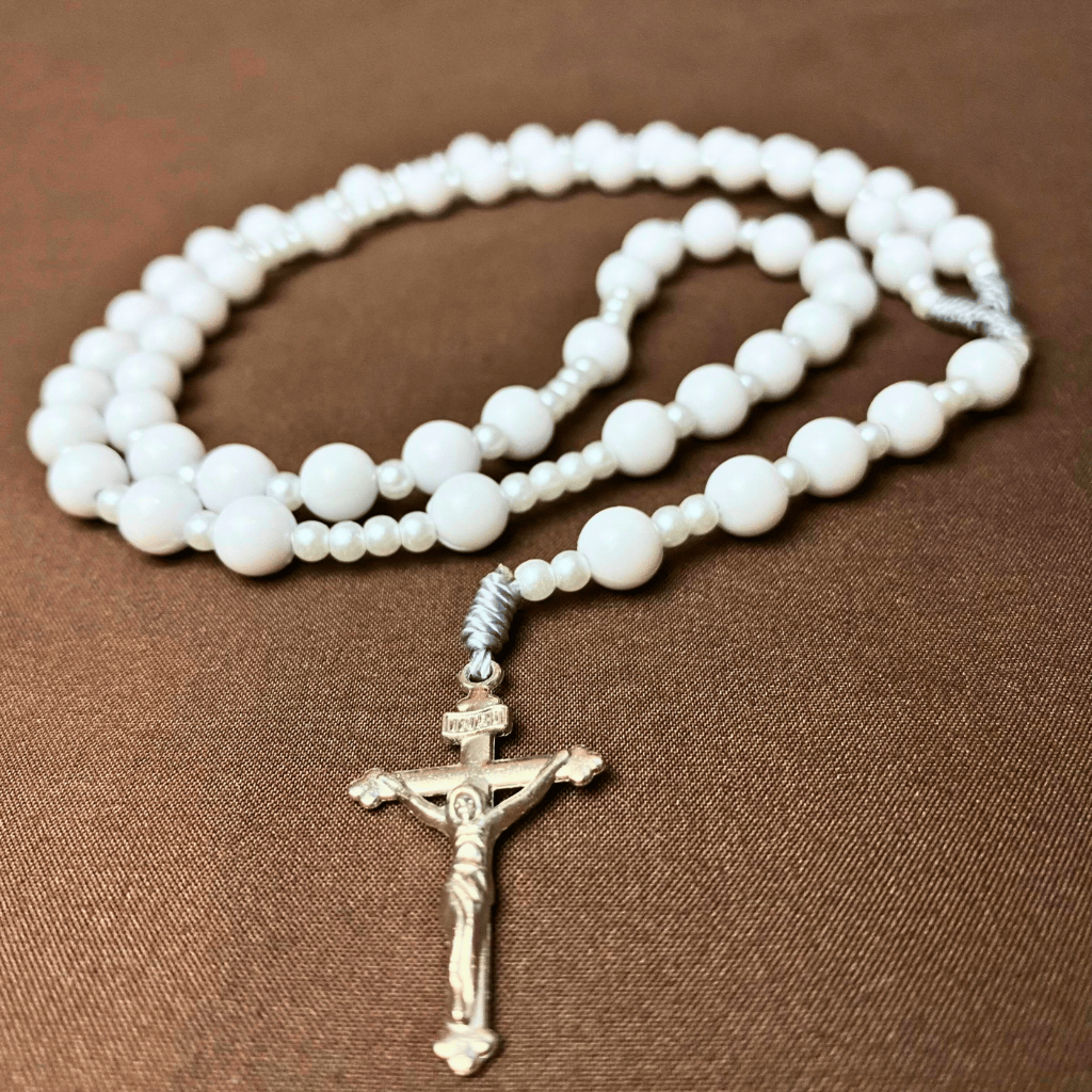 Jual Kalung rosario putih manik parel susu series putih | Shopee Indonesia