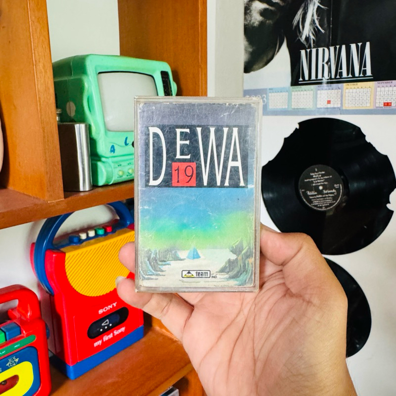 Jual Kaset Pita / Tape / Walkman Dewa 19 Self Titles Rare Triangle Original 100% Berfungsi ...