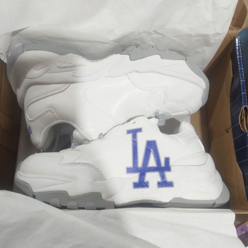 Jual Sepatu Olahraga Putih Los Angeles MLB original | Shopee Indonesia