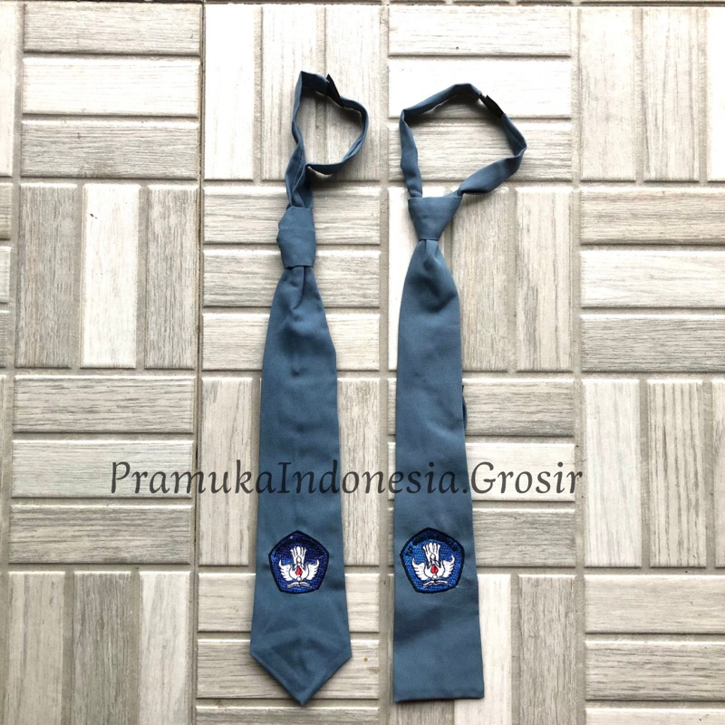 Jual DASI SMA PEREKAT TUTWURI HANDAYANI BIRU / DASI SMA PEREKAT LOGO ...