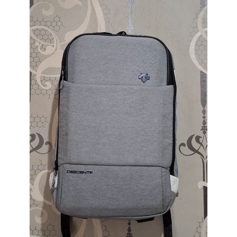 Jual DESCENTE Backpack/Ransel bertulang VVGC | Shopee Indonesia