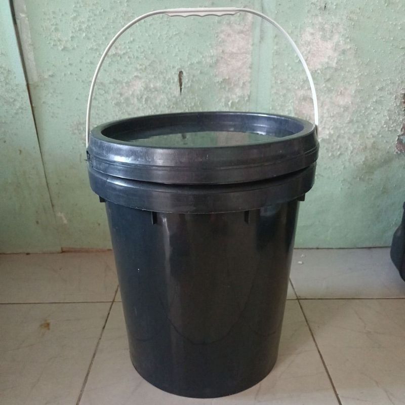 Jual Ember ukuran 20kg BARU warna HITAM | Shopee Indonesia