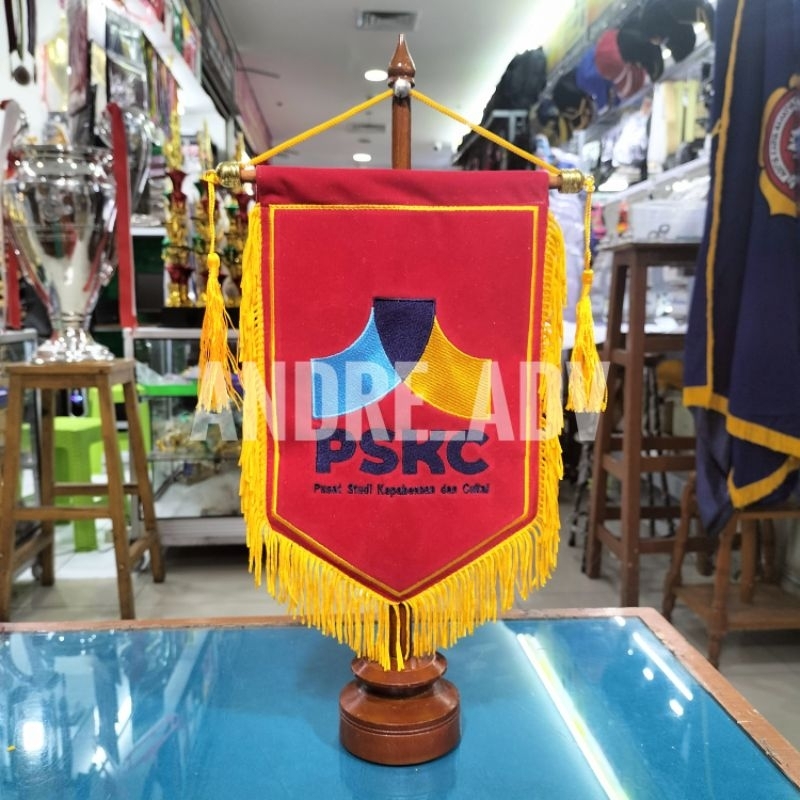 Jual bendera vandel costum logo bahan beludru terbaik rumbai kuning ...