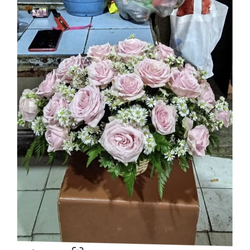 Jual rangkaian bunga meja/bunga rose/bunga fresh | Shopee Indonesia