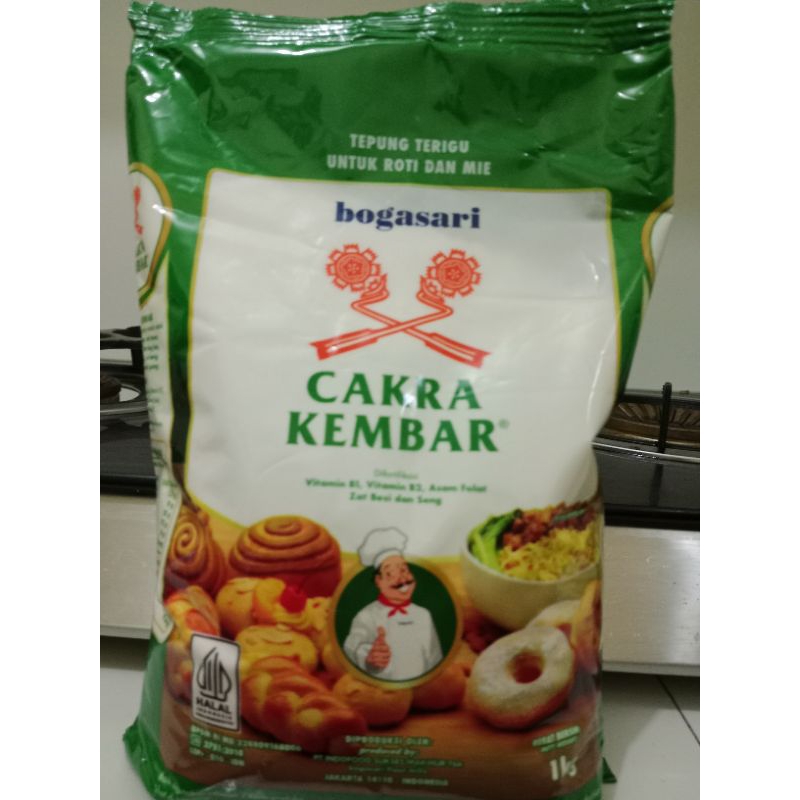 Jual Tepung Terigu Cakra Kembar Kemasan 1 Kg | Shopee Indonesia