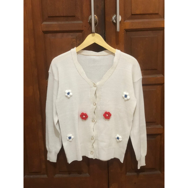Jual Daisy Cardi (bunga rajut timbul) | Shopee Indonesia