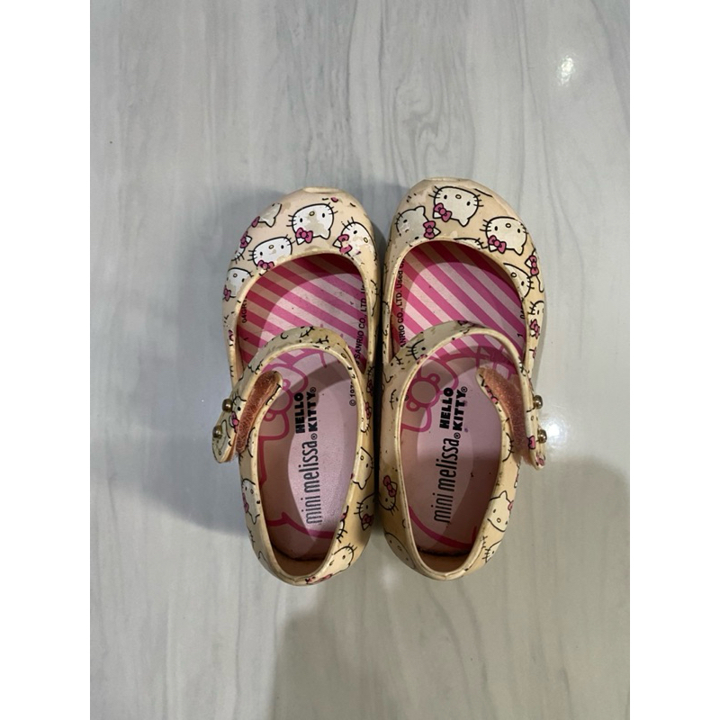 Jual preloved Minimelissa colab Hello kitty | Shopee Indonesia