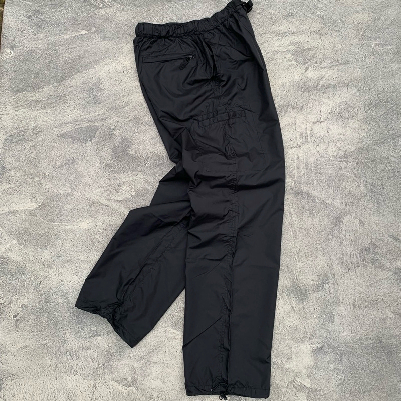 Jual Uniqlo Parasut Trackpants kaki serut | Shopee Indonesia