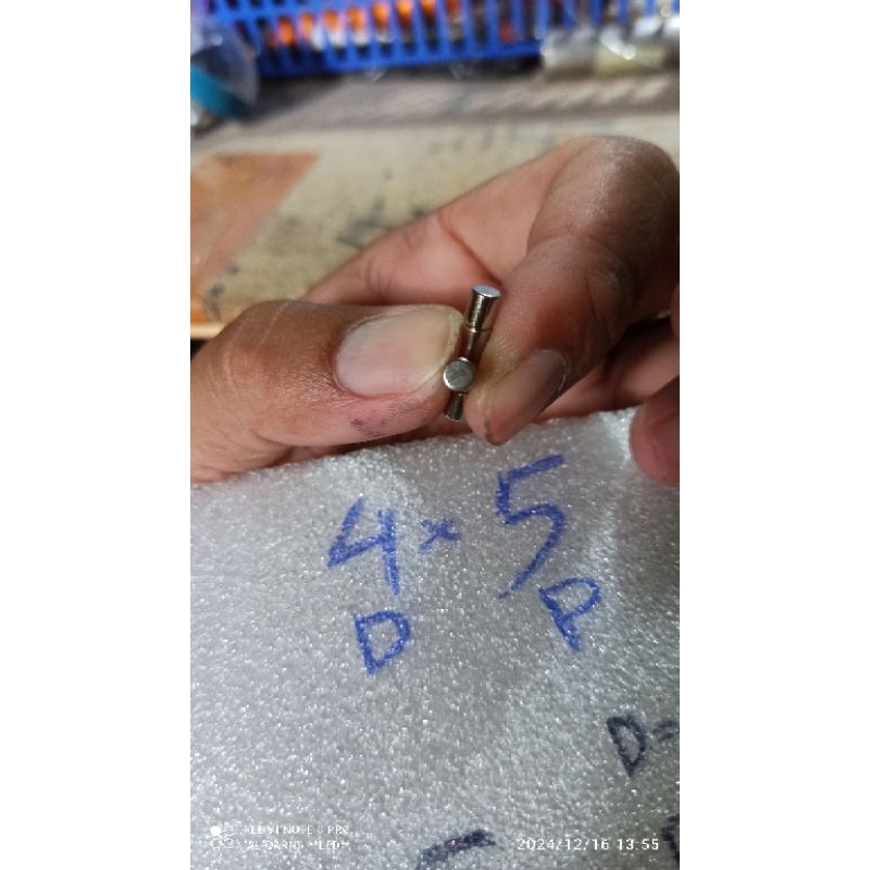 Jual magnet neodymium 4x5 diameter 4mm panjang 5mm magnet super kuat ...