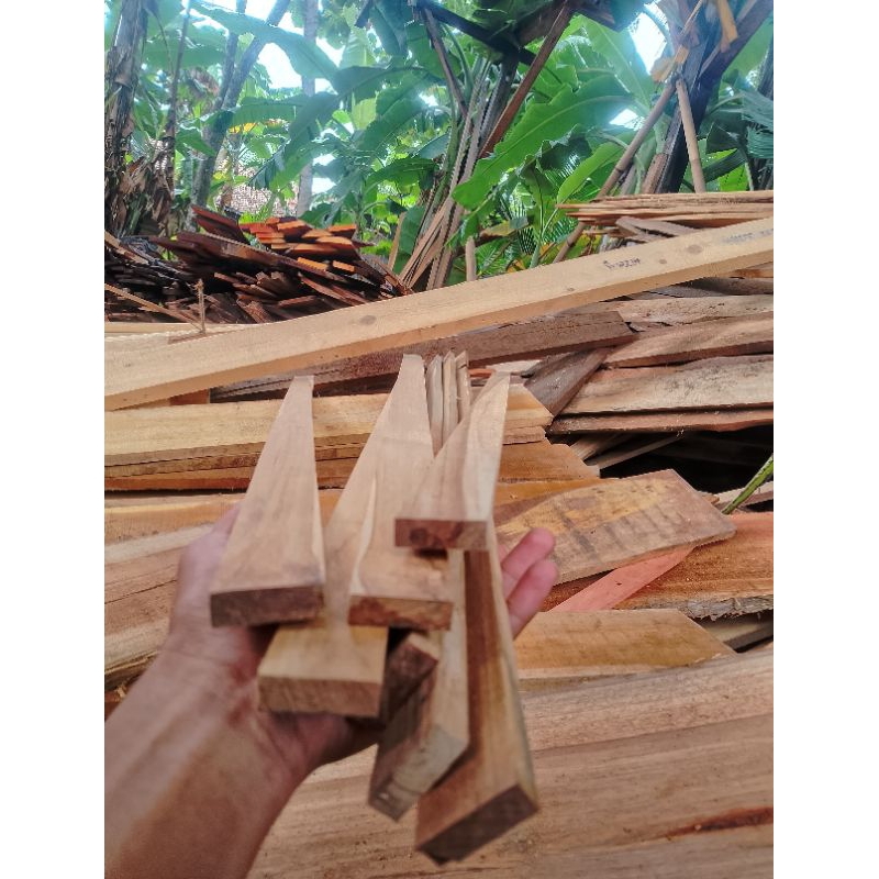 Jual Reng kayu jati ukuran 3cm×1cm×100cm 1 ikat isi 6 batang siap pakai ...