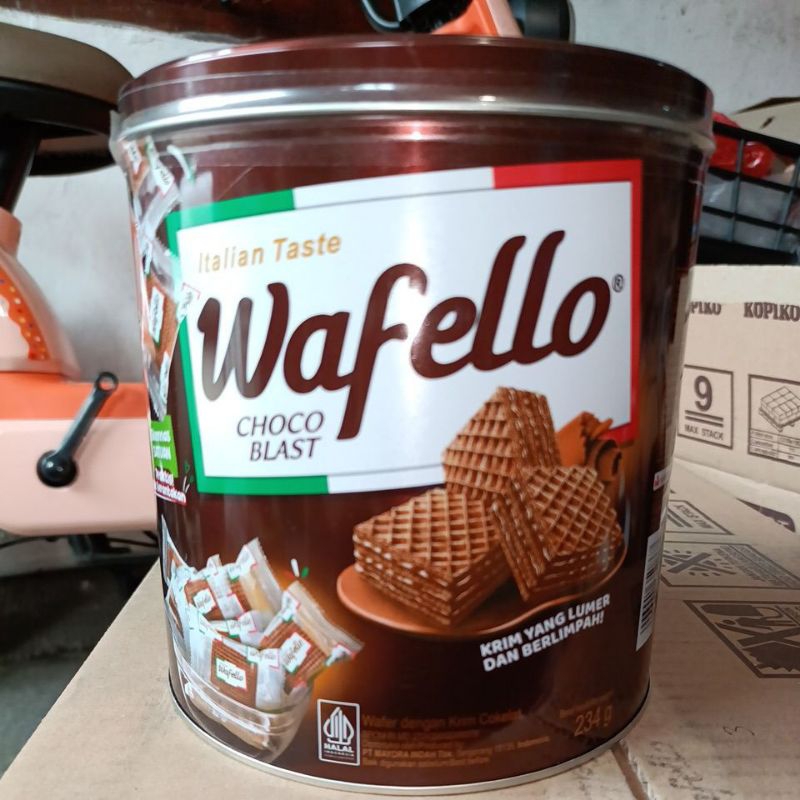 Jual wafello wafer Italia coklat kaleng 1 karton isi 6 kaleng | Shopee ...