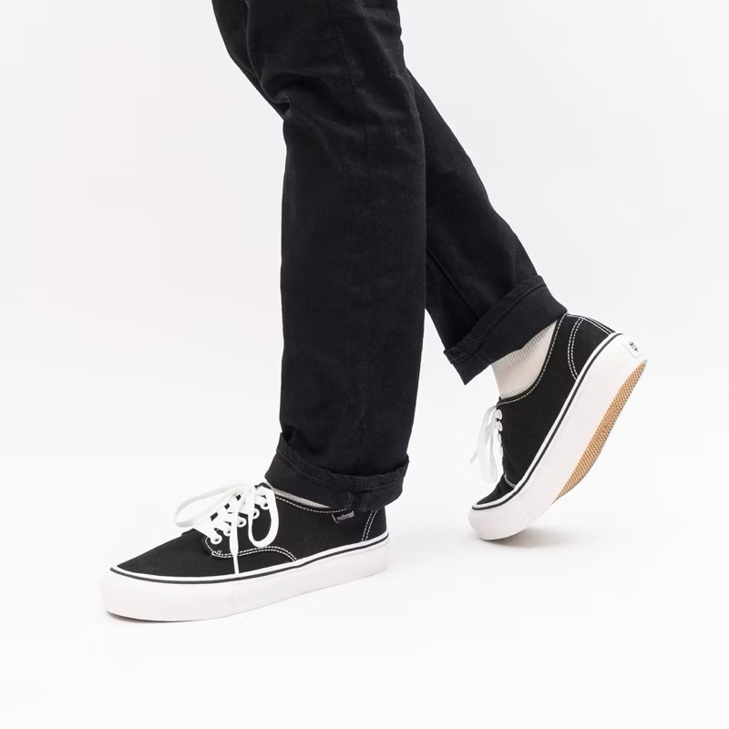 Jual sepatu shoes MATERNAL fughaz bw | Shopee Indonesia