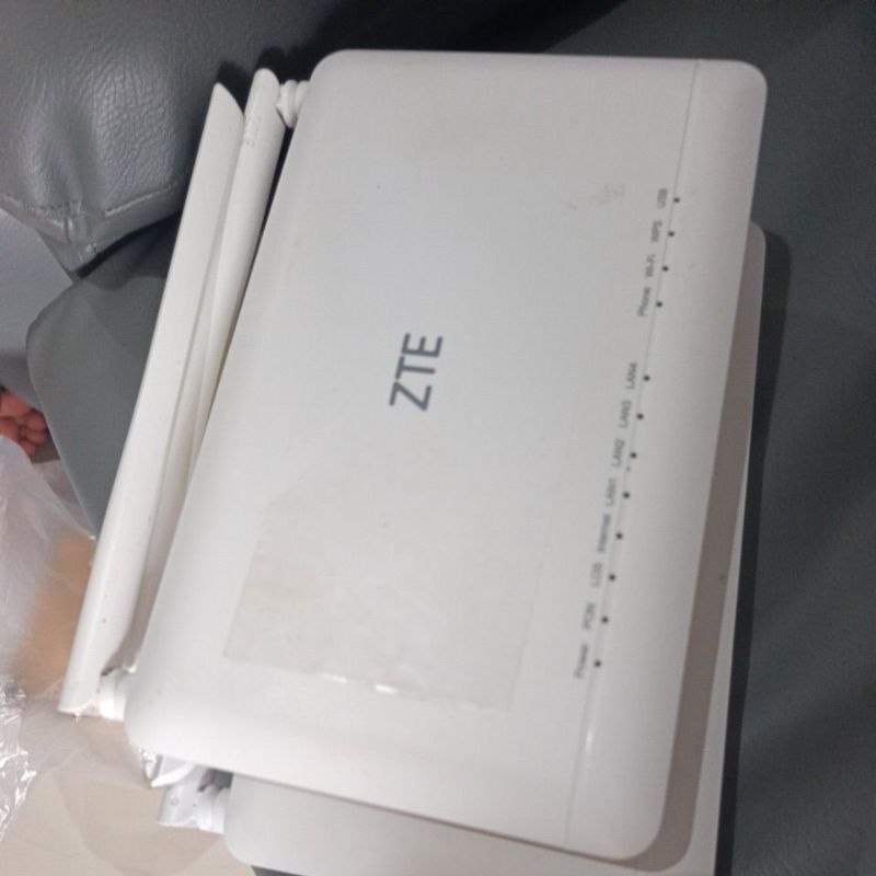 Jual zte F670l port biru + adaptor | Shopee Indonesia