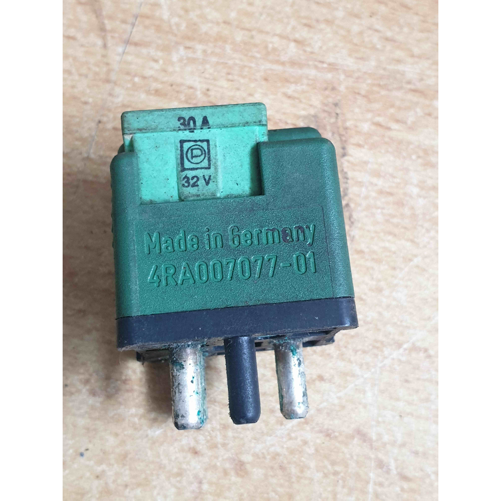 Jual Relay hijau Hella 12v 30A Mercy Mercedes W202 C200 C180 | Shopee ...