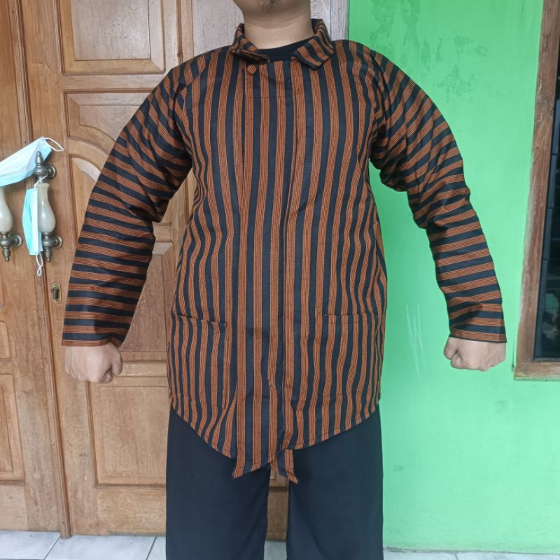 Jual Baju Lurik Adat Jawa Surjan Baju Lurik Atasan Pria Dan Kutubaru Wanita | Baju Lurik Pria ...