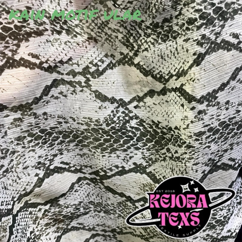 Jual KAIN MOTIF ULAR / kain ceruty motif // kain bahan / kain ceruty ...