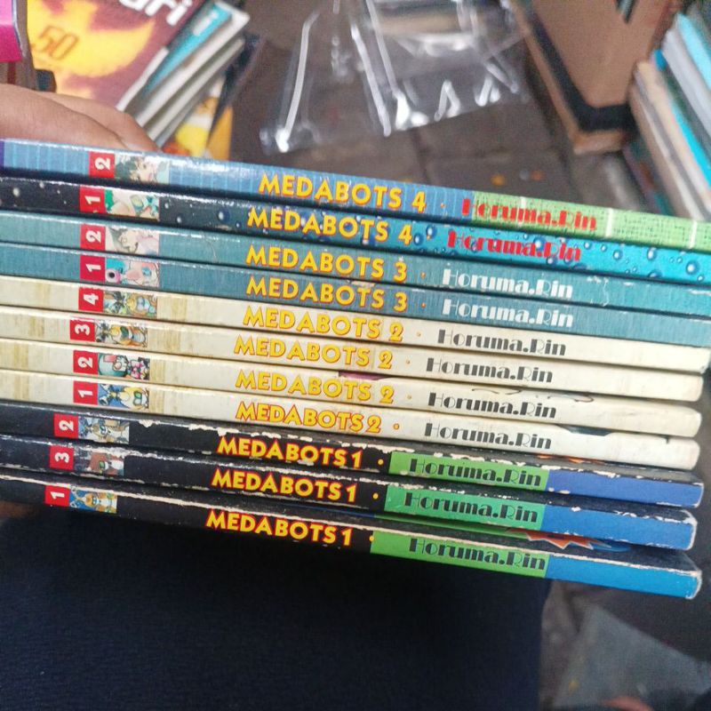 Jual sepaket buku komik robot untuk anak medabots bekas original ...