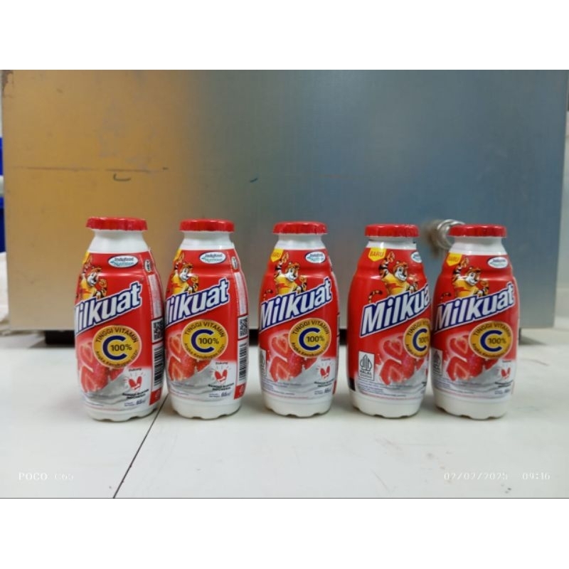 Jual paket 5 botol susu Milkuat 65 ml rasa jeruk dan strawberry ...
