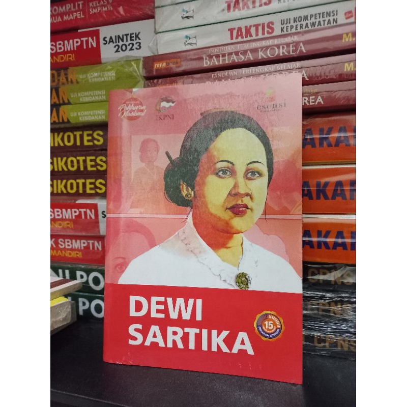 Jual ORIGINAL SERI BIOGRAFIS PAHLAWAN NASIONAL IKPNI DEWI SARTIKA ESENSI ERLANGGA GROUP | Shopee ...