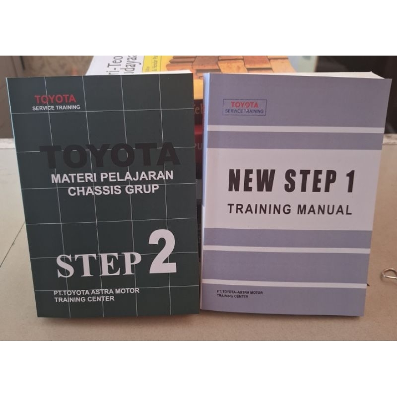 Jual paket 2 buku new 1 training manual dan toyota step 2 (2 buku ...