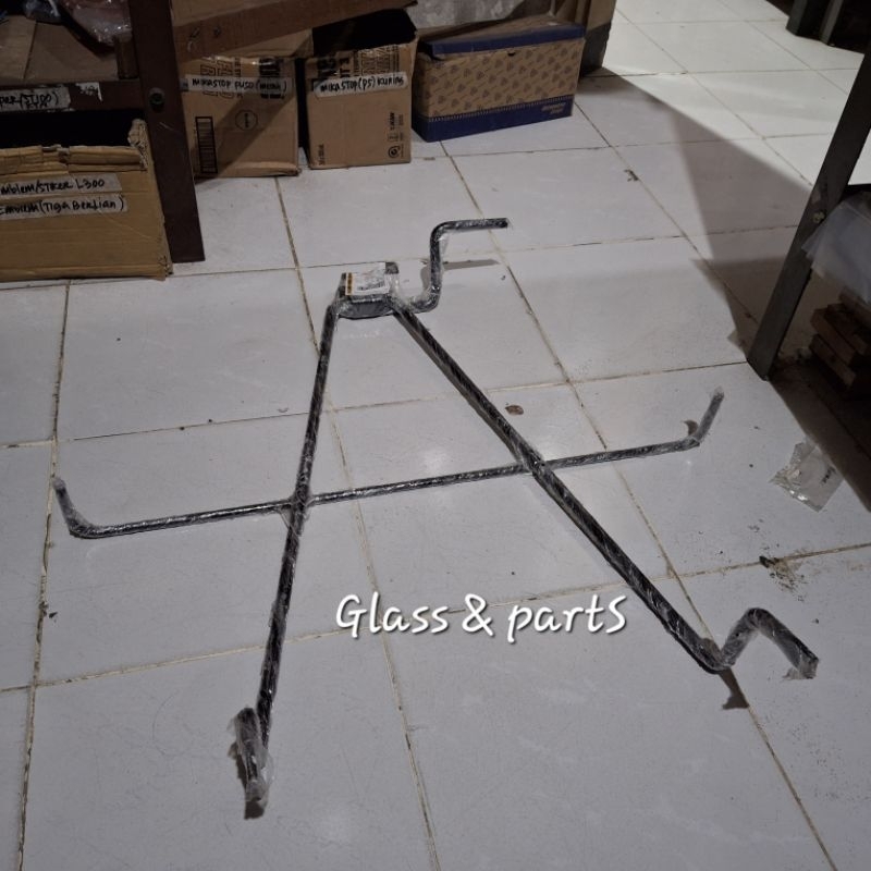 Jual BESI GANTUNGAN BAN SEREP/TEMPAT BAN SEREP L300 DIESEL/BENSIN ...