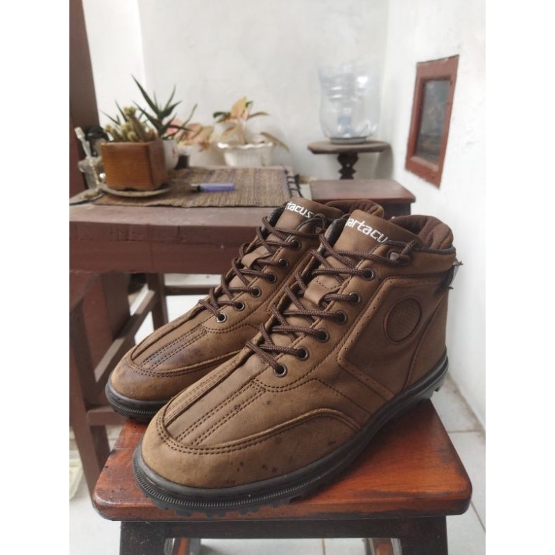 Jual sepatu boots seken brand Spartacus by Landrover sz 41 | Shopee ...