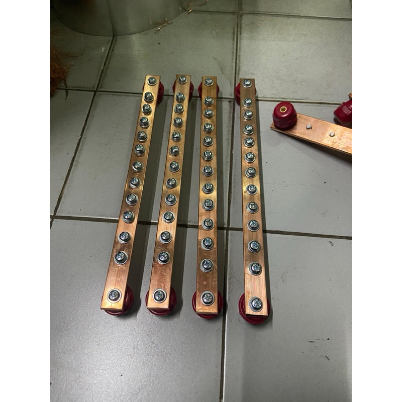 Jual busbar tembaga 5mm x 30mm x 260mm 12baut M6 + 2 dudukan isolator busbar tembaga custom ...