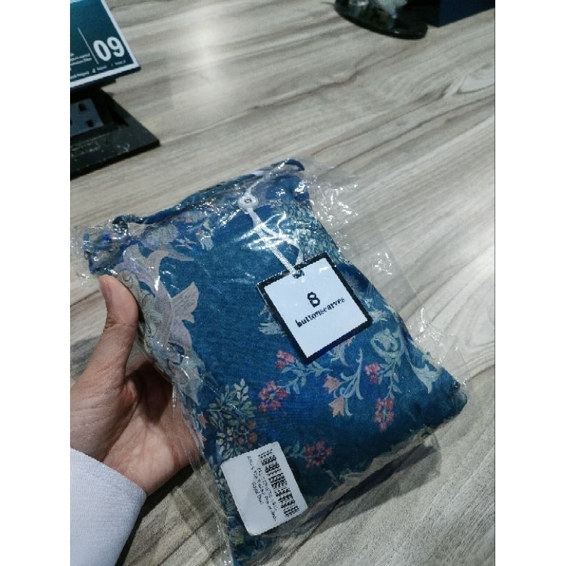 Jual Mukena Buttonscarves as is The Topkapi Prayer Robe - Royal Blue ...